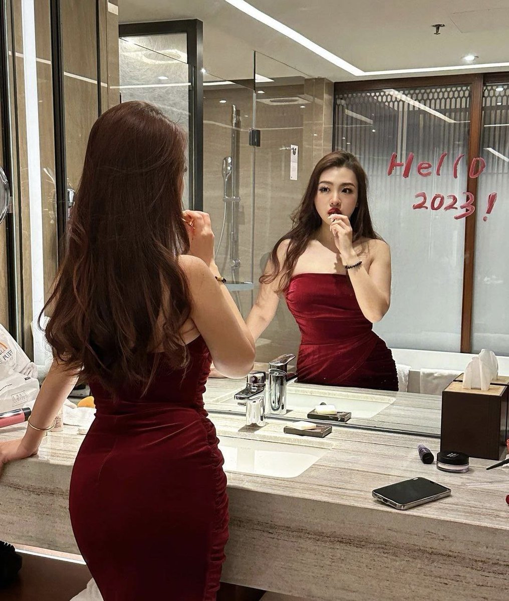 小刘~ On Twitter 2023年第一炮和前男友的朋友~ 而且被操的时候,他的朋友还打给前男友呢~ 害羞!