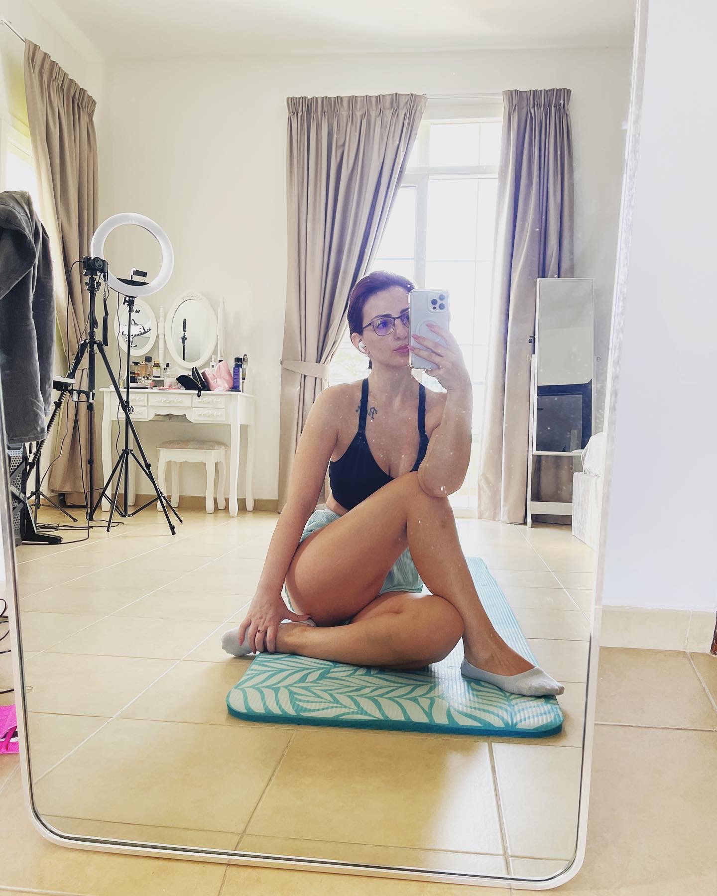 Stacy_Cherry on Twitter: "Getting in shape! Doing some yoga 💪 https://t.co/Fu5WnyOdGn" / Twitter