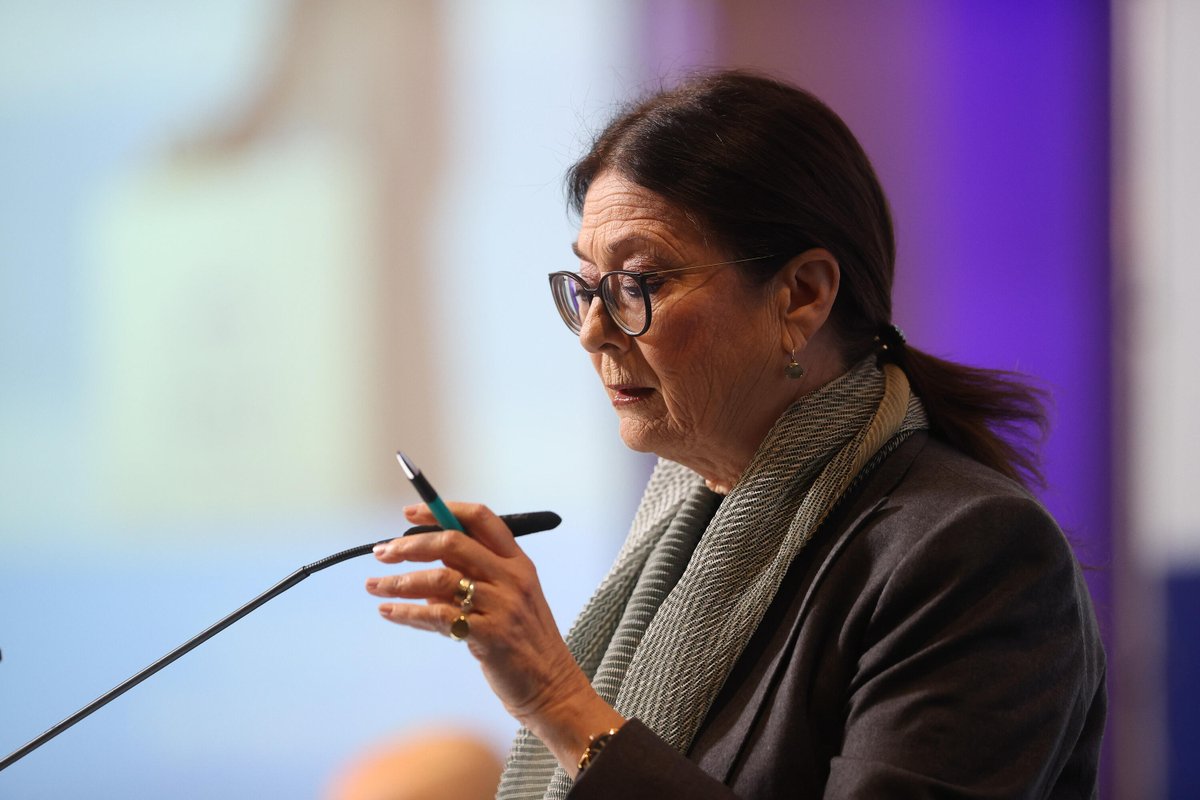 ynet עדכוני on Twitter: "אם שנותקה מחשמל, אב שרצה להסיע את בתו העיוורת: הפסיקות מנאום חיות https ...