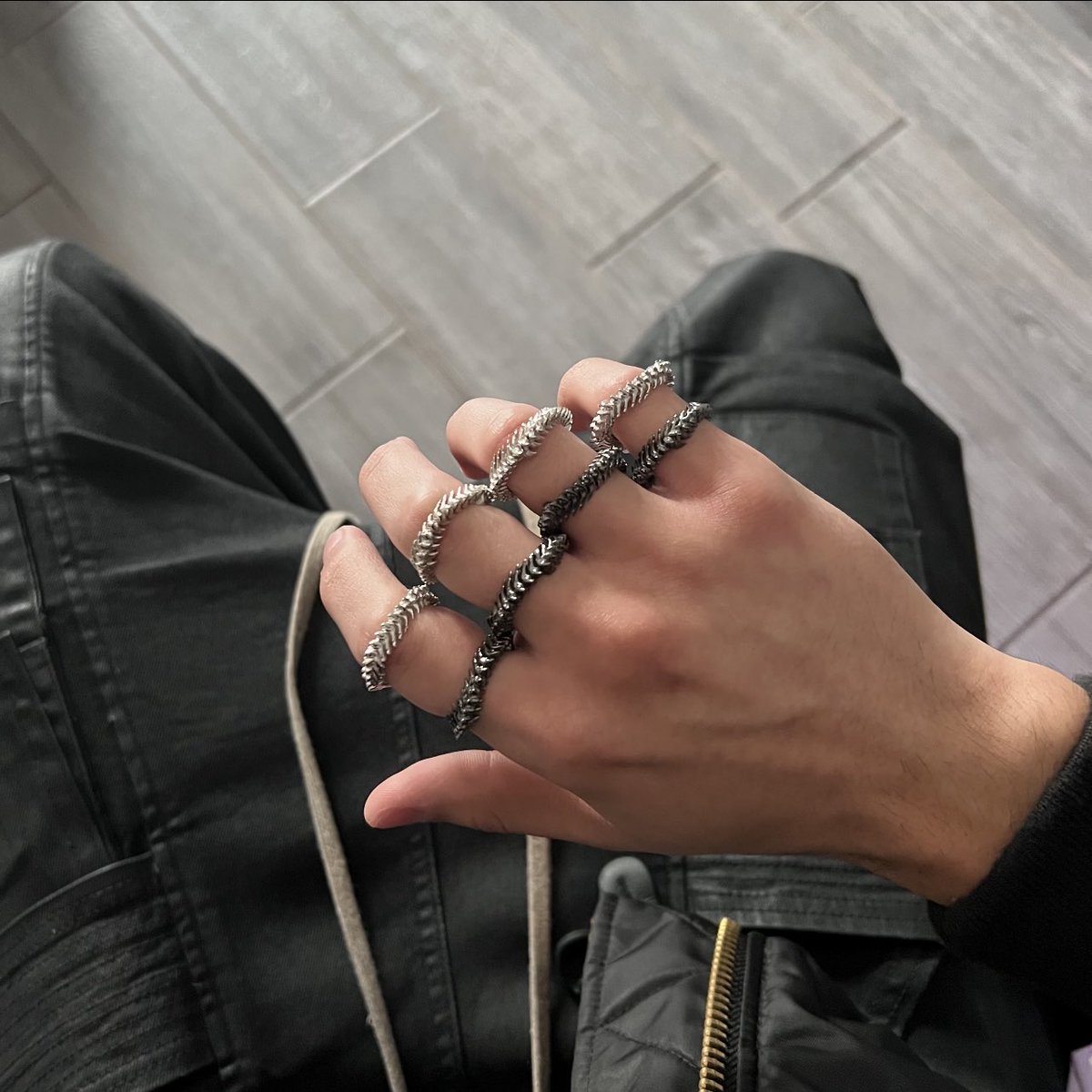 ℳ on Twitter: "RT @StreetFashion01: "Vertebrae" Rings in Onyx & Pure (2023)"