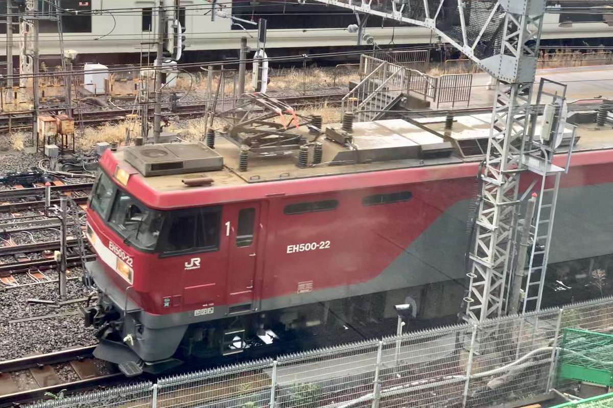 東日本西日本新幹線貨物鉄道 on Twitter: "RT @toyoko5050otaku: 新宿1番線13:12頃 EH500-22がいましたが定期貨物ですか？ 貨物には疎いので… カメラ ...
