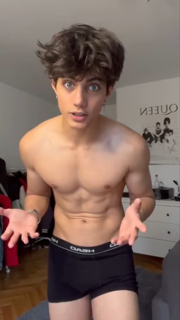 sadboi on Twitter: "Nic is so hot I just wanna lick him all over https://t.co/MkoLsOG3Y3" / Twitter