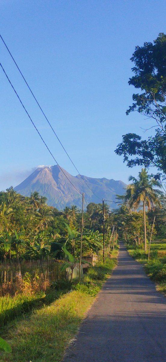 Merapi Uncover On Twitter Ada Yang Sudah Berburu Foto Merapi Pagi Ini