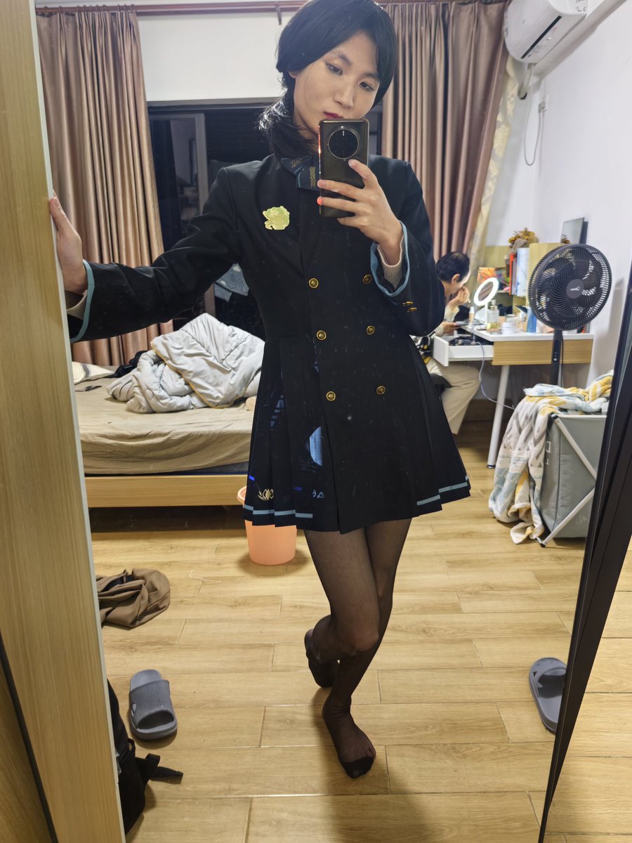 夜夜是美少女! On Twitter 第二张可以去擦边了。