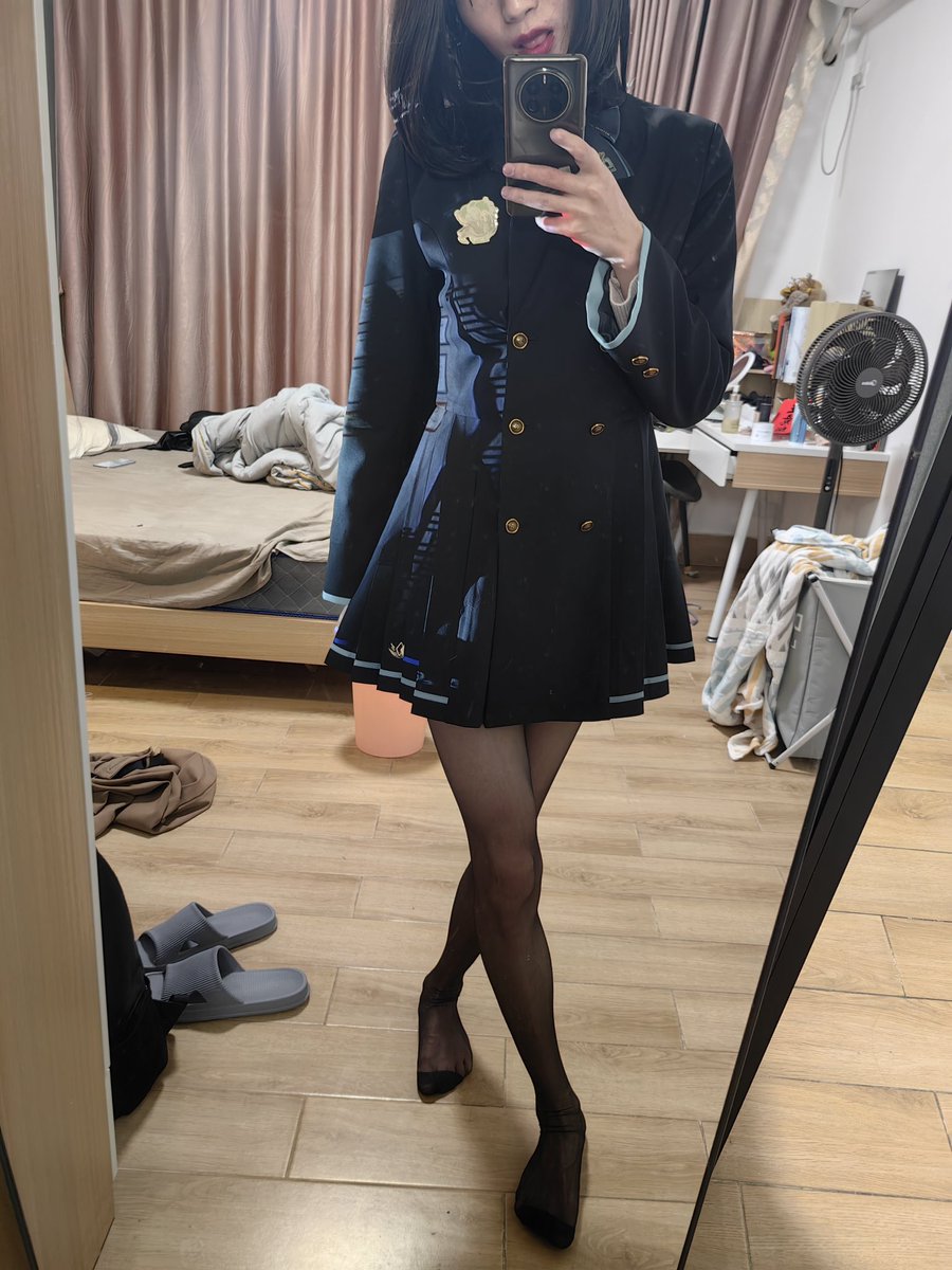 夜夜是美少女! On Twitter 第二张可以去擦边了。