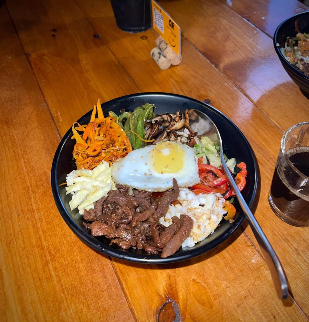 Мэдрэмж On Twitter Үйлчилгээний ажилчид үйлчлүүлэгчдийнхээ хажууд суугаад санаа зовмоор гээд