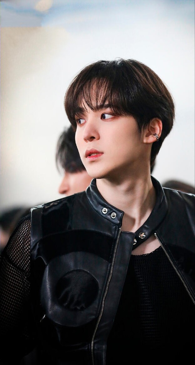 pin. ~vote yuyu📌 on Twitter: "230114 ATEEZ JP Fanclub Magazine 2022 — Yunho #YUNHO #윤호"