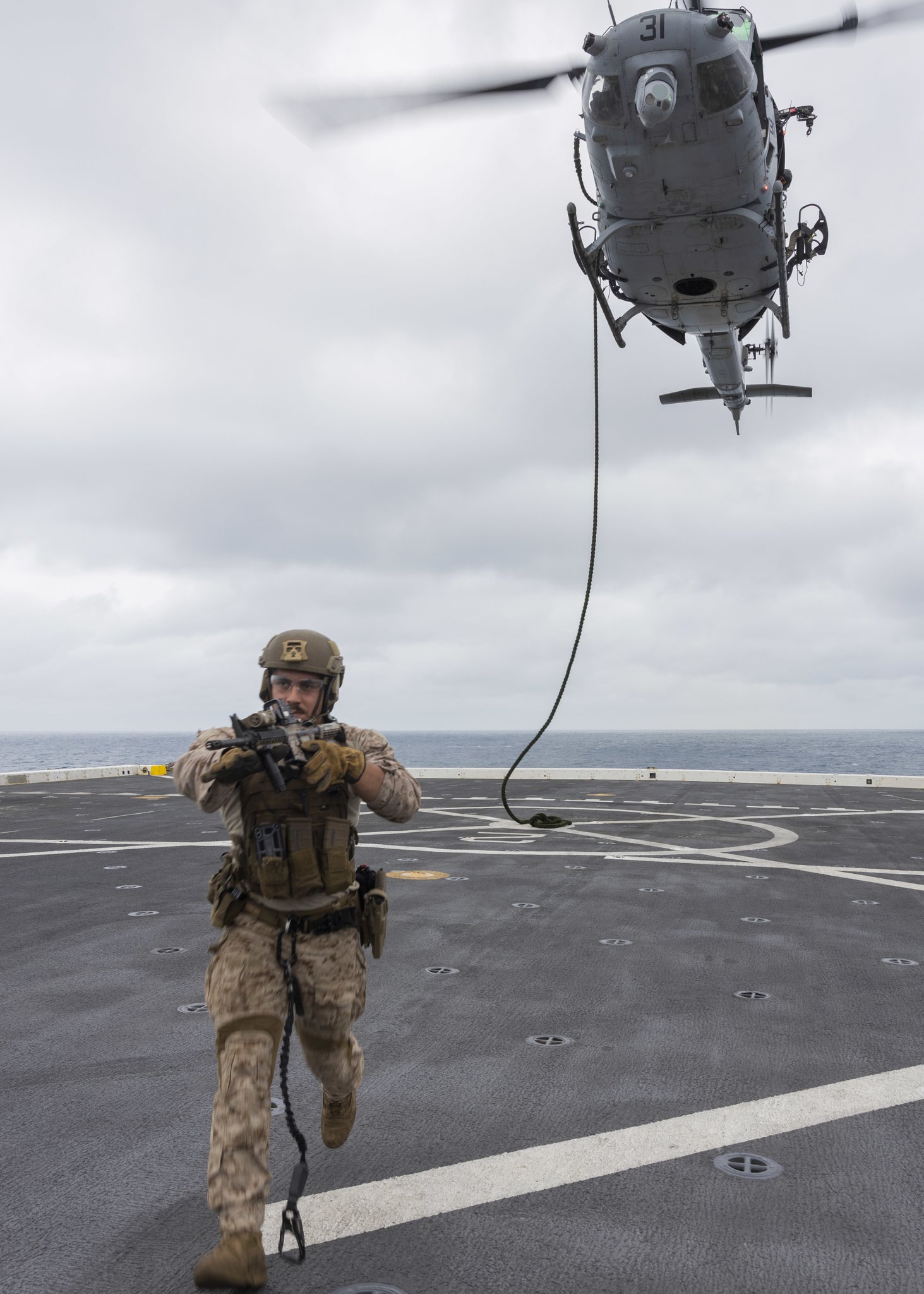 U.S. Marines on Twitter: "#Marines with the @Official13thMEU conduct fast rope and hoist drills ...
