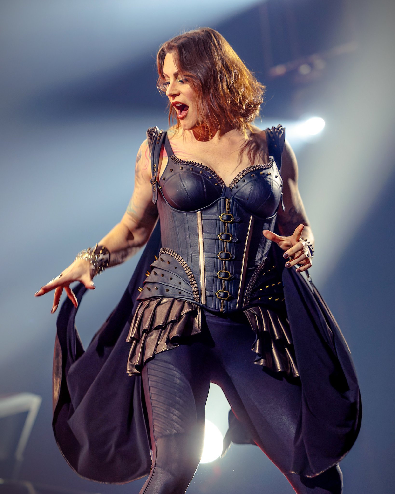 Floor Jansen on Twitter: "A year ago, @FloorWorld_, my official fanclub, was born. 🔥 We're ...