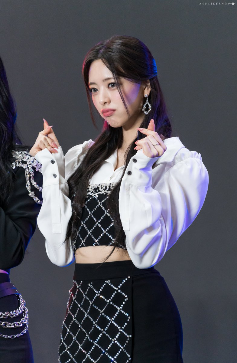 YUNA THAILAND on Twitter: "RT @als4chae: CHECKMATE IN MANILA HANGOVER [LAST SET] 23.01.13 ITZY ...