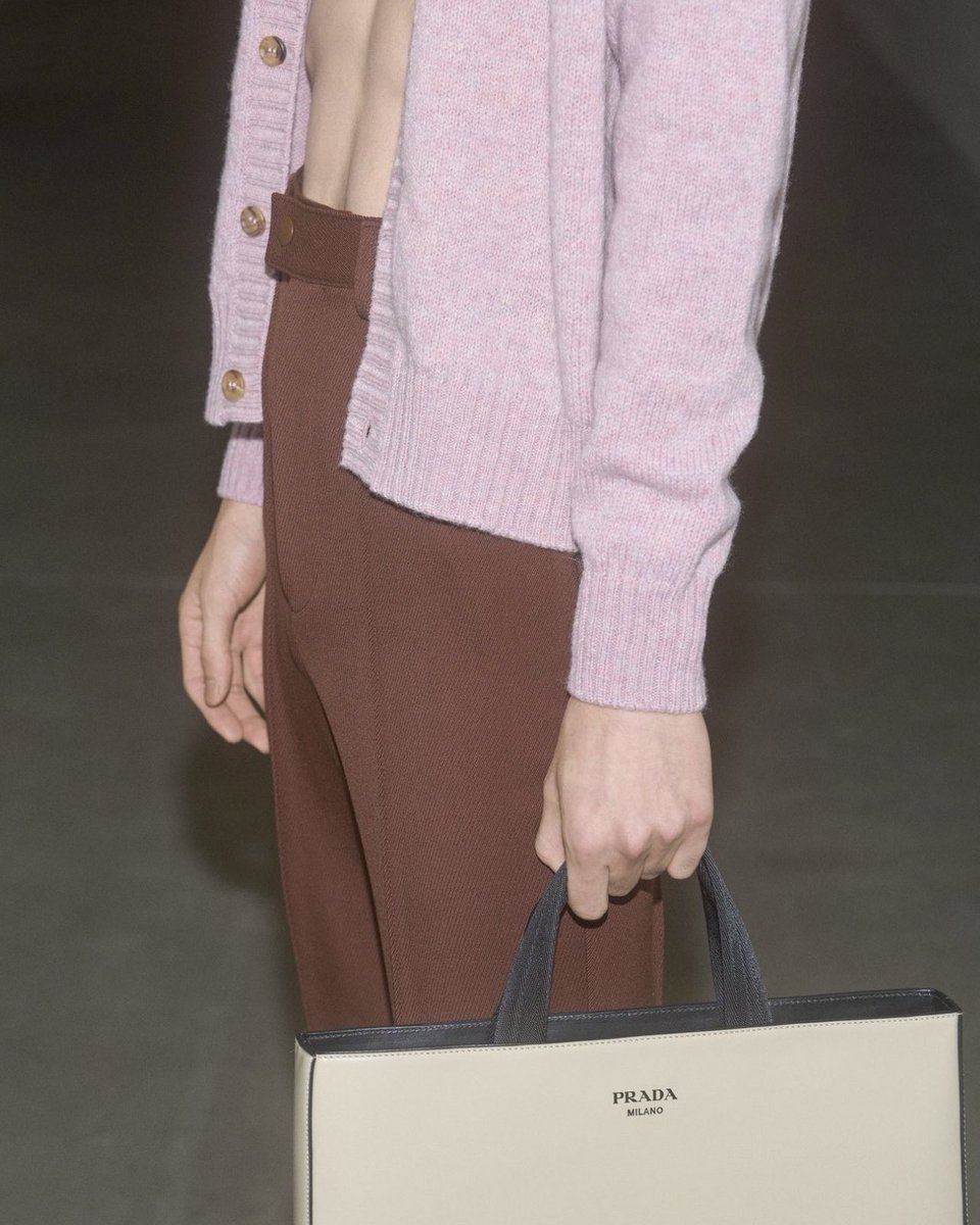 Outlander Magazine on Twitter: "PRADA FW23 - Details🖤"