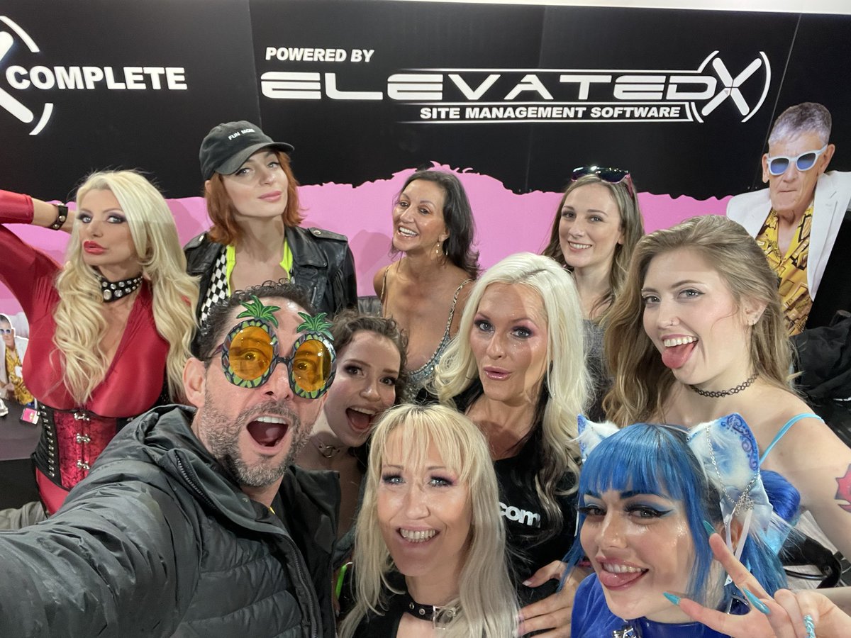 Elevated X on Twitter: "@XBIZ @x3expo Thank you to my partner @PineappleYSW @LeyaTanit for the ...