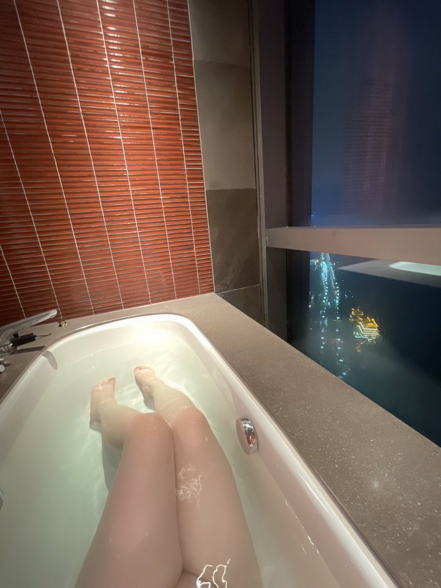 compasses on Twitter: "已经离湘 由于杂事太多行程太满，这几天虽然玩的开心但是非常疲倦，以至于今天离开时候才发现心心念念的豪华江景也只是拿来看了看，没有疯狂的做爱也没有后 ...