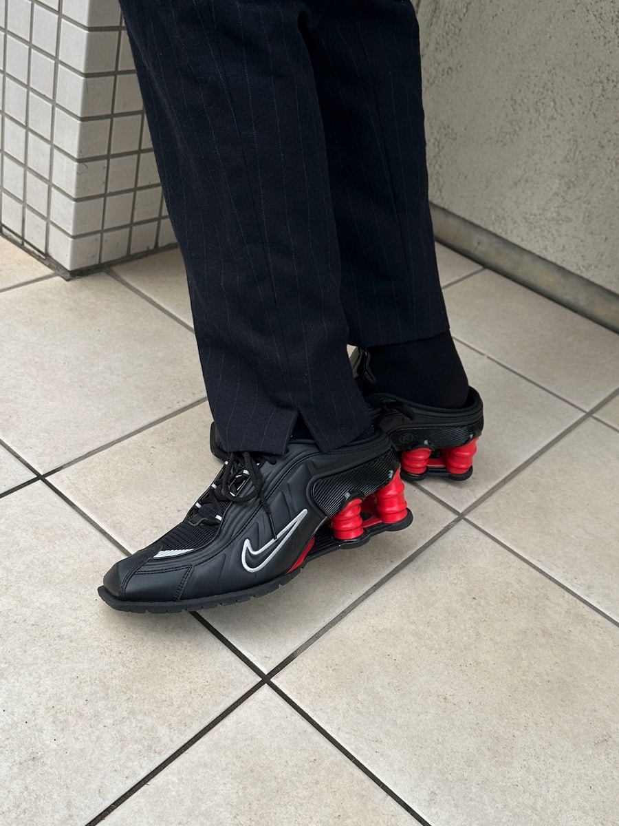 GINZA on Twitter: "【Martine Rose × Nike Shox MR4を愛用中】個人的にはスラックス等セットアップを着る時に合わせるのがタイプ。 https ...