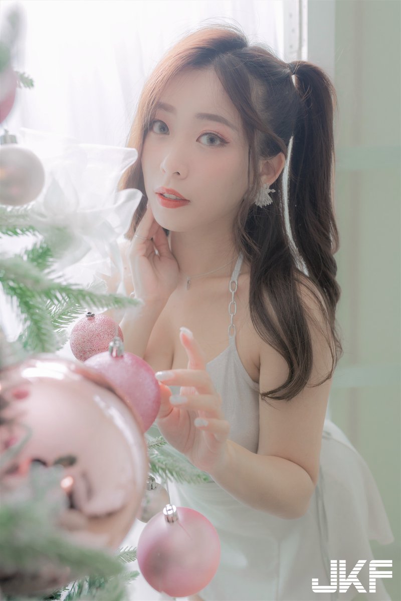 JKF福利攝 on Twitter: "#JKFSHOT 別偷看了！快來～ 甜到你戀愛！馬尾甜心「Yuri 品瑜」！ 低胸爆乳小洋裝好犯規！ https://jkforum.net ...