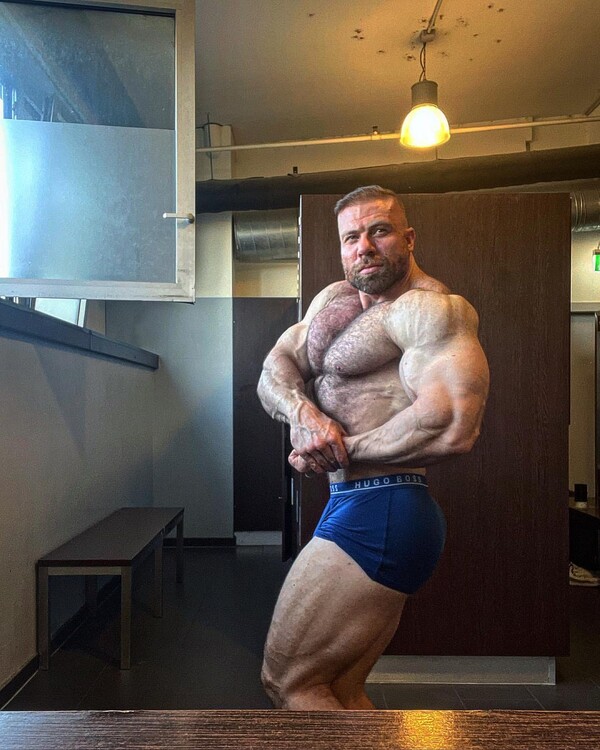 Hairybearsmuscle On Twitter Musclebear Bodybuilder Please Id 10