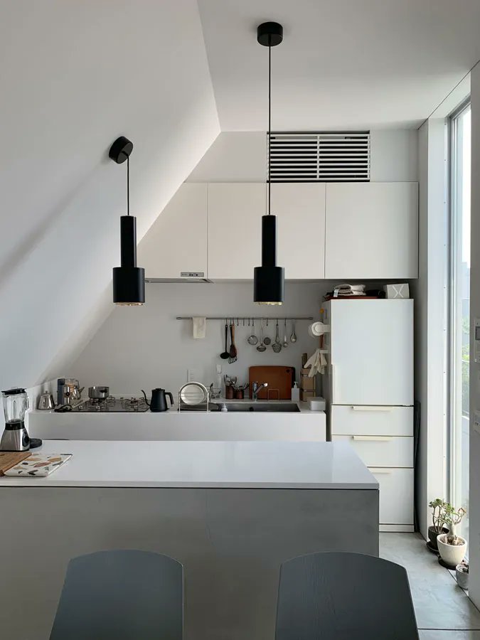 GINZA on Twitter: "【参考にしたい🗣️】私と部屋 vol.23 自由設計のコーポラティブハウスで、家具を愛でる暮らし。https://buff.ly/2YZwDo0"