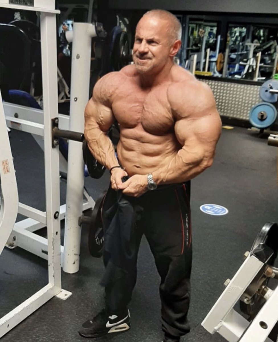 MuscleJacking on Twitter: "Muscle daddy, James Llewellin 🇬🇧 muscle transformation"