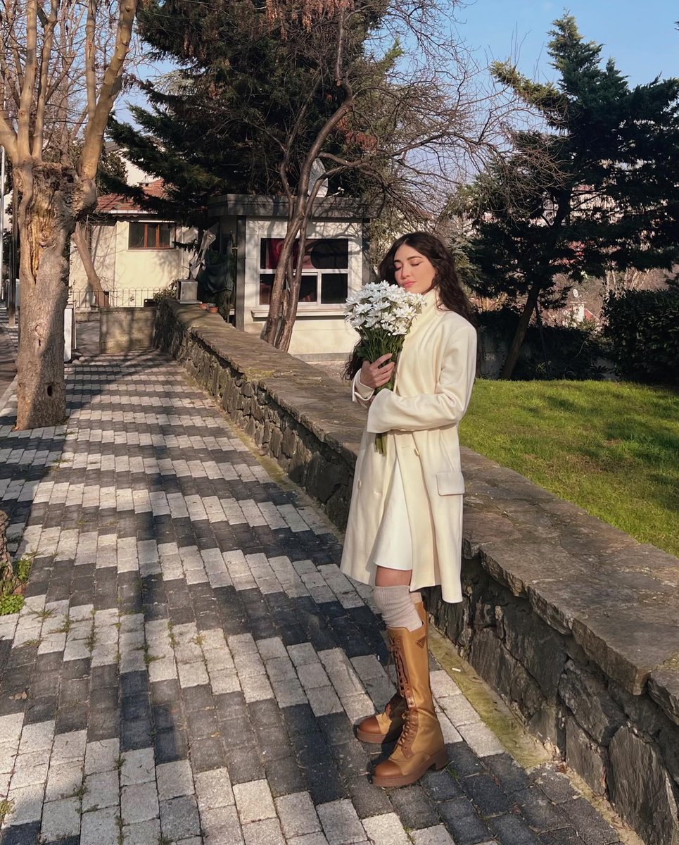 Celebs Loop on Twitter: "Melike İpek Yalova 🤍"