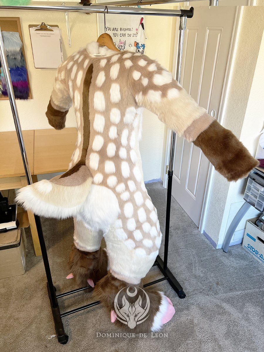 K2 Fursuits ! 🦖 on Twitter: "RT @deleon_fursuits: 🦌144 hand-sewn spots later, the bodysuit for ...