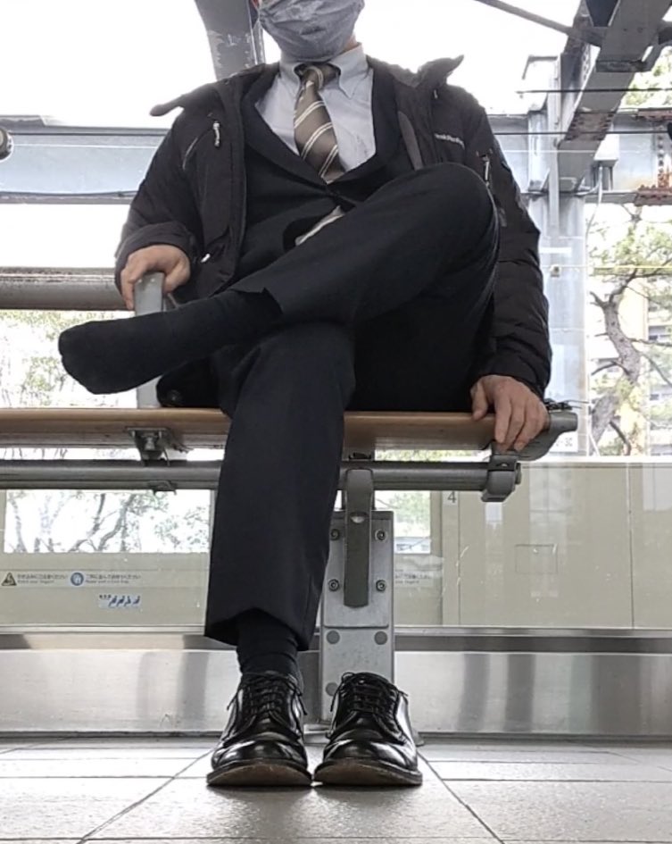 monsuke.navy-socks on Twitter: "お疲れさまです。😐"