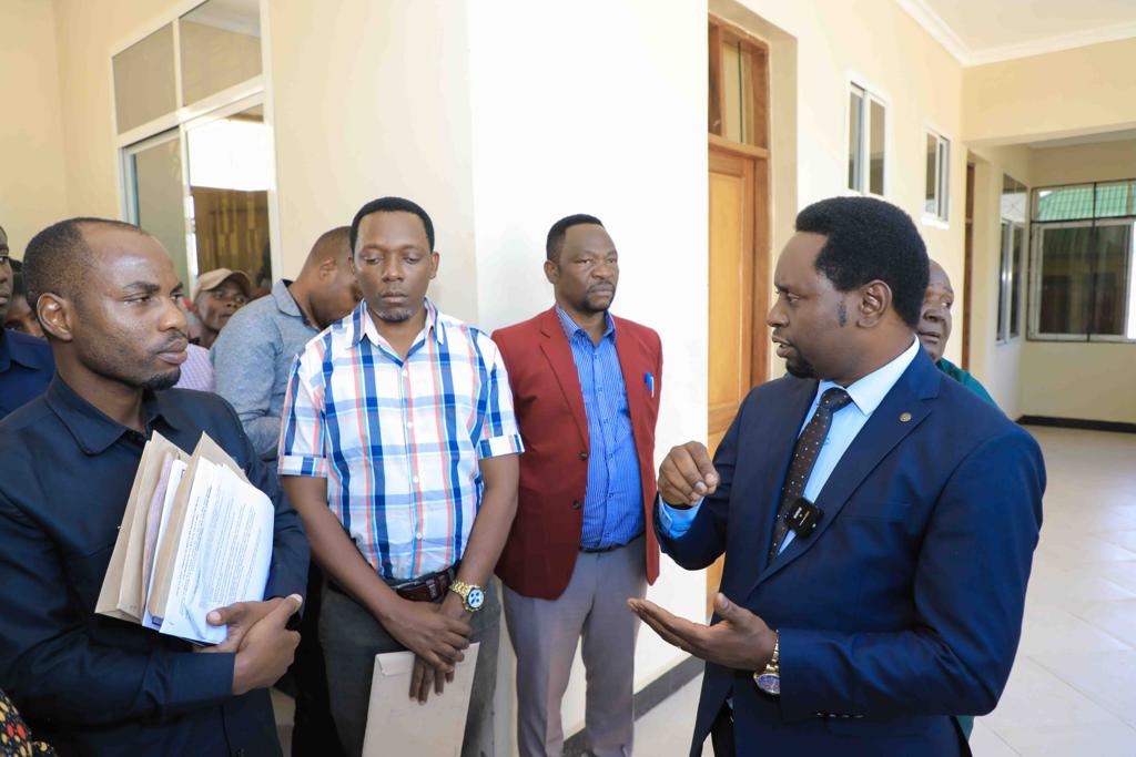 📍 Simiyu Naibu Waziri Ofisi ya Rais – TAMISEMI, Dkt. Festo J. Dugange ...