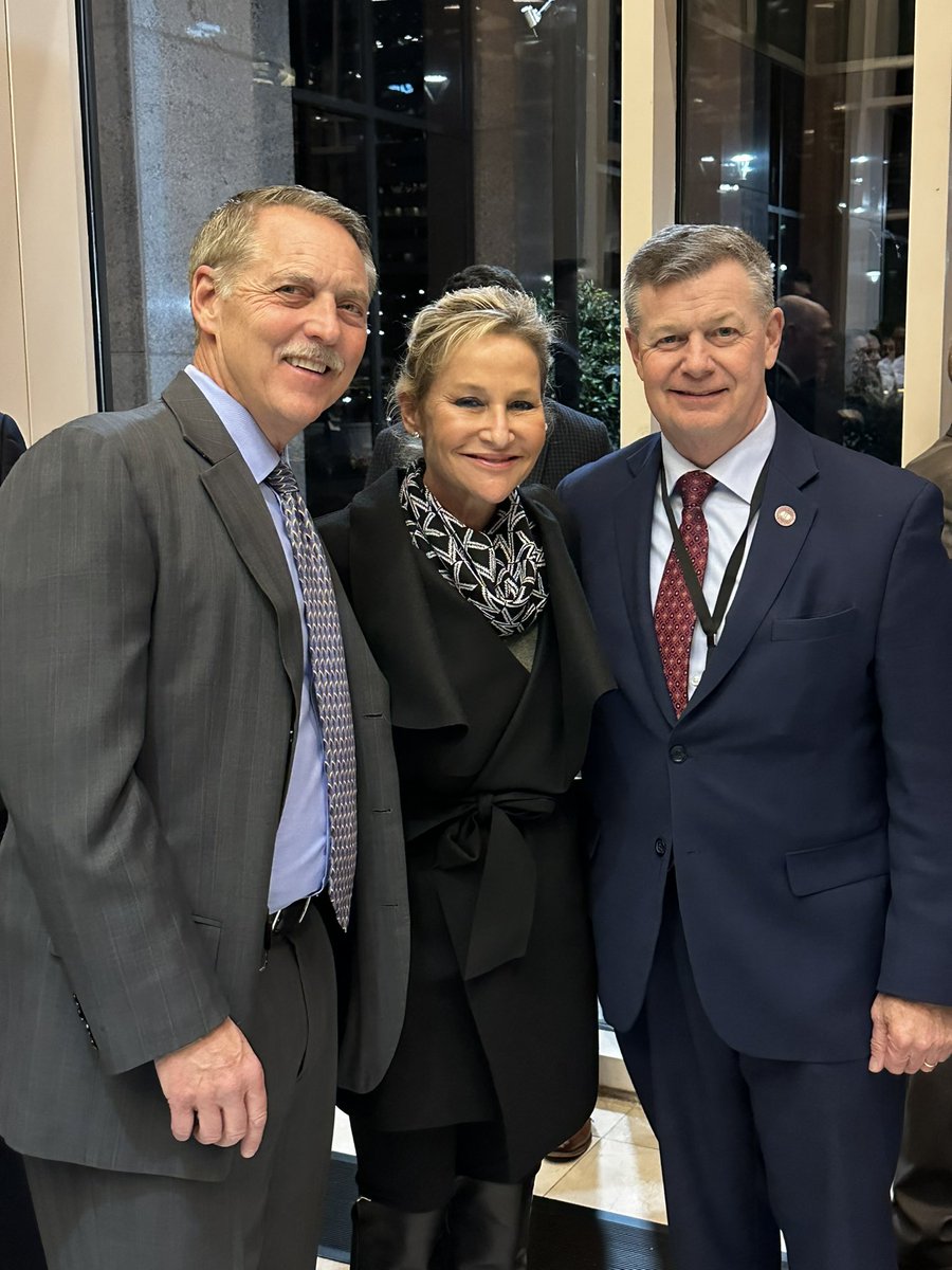 Loudoun County Sheriff On Twitter Sheriff Chapman Greets Governor