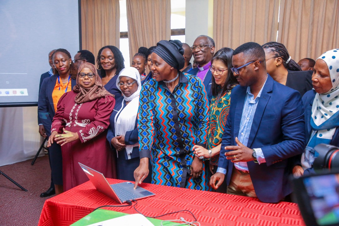 Waziri wa Maendeleo ya Jamii, Jinsia, Wanawake na Makundi Maalum Dkt ...