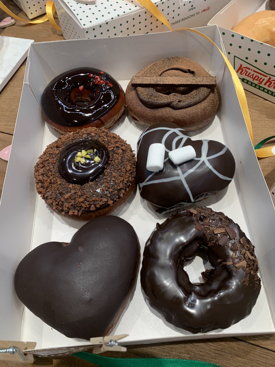 クリスピー・クリーム・ドーナツでバレンタイン限定シリーズ『love Chocolate』が始まりました。チョコレートを使ったドーナツが6種新発売!もうチョコ尽くしです。 T