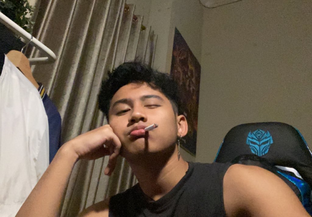 𝘿𝙖𝙣 on Twitter: "gnite yall https://t.co/7KDFQ1XuCv" / Twitter