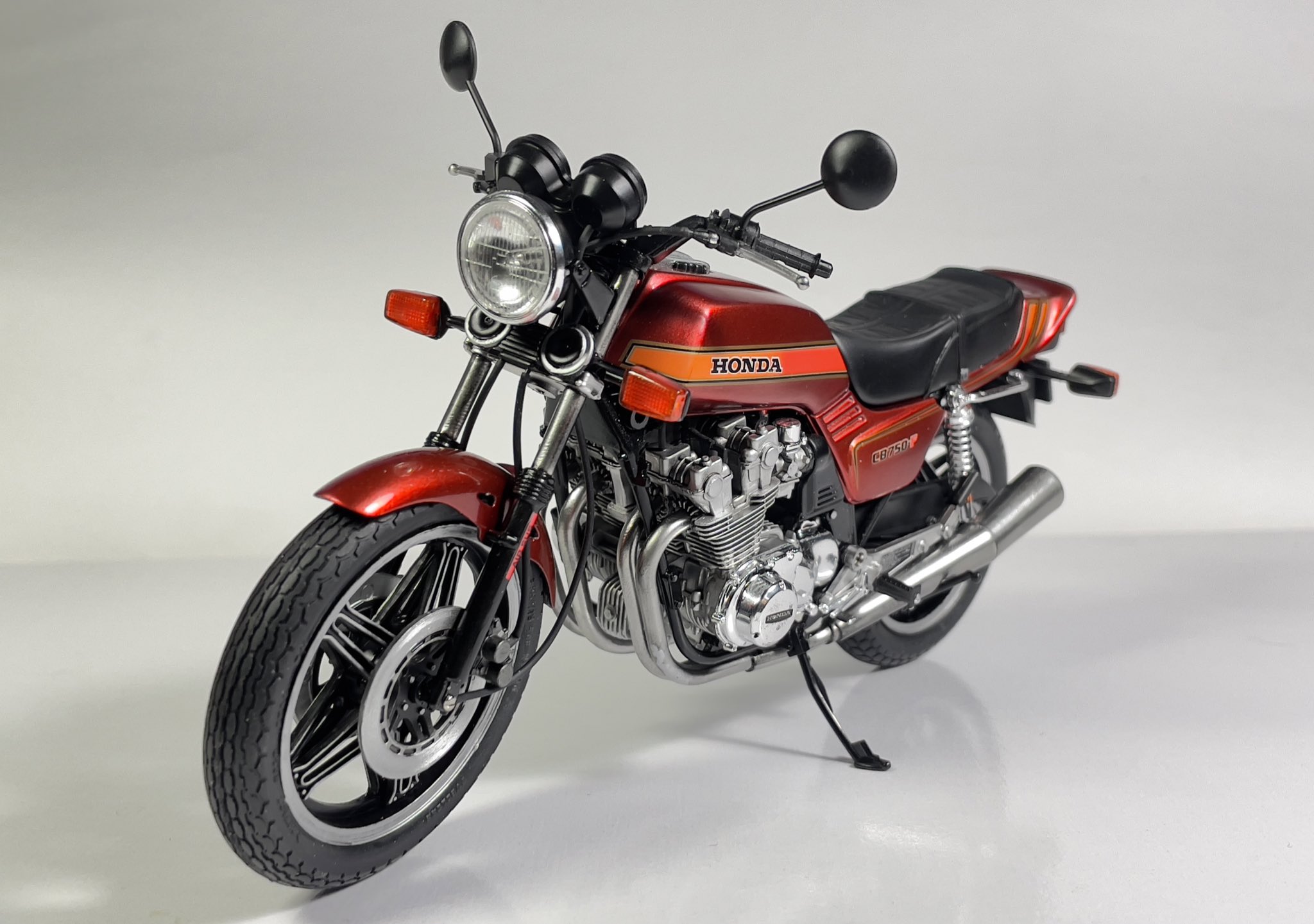 角材 on Twitter: "というわけでね、タミヤの名作古典プラモの1/12 CB750Fを完成させました。 40年前の製品なのですが、少ないパーツでこの充実度はすごい['A ...