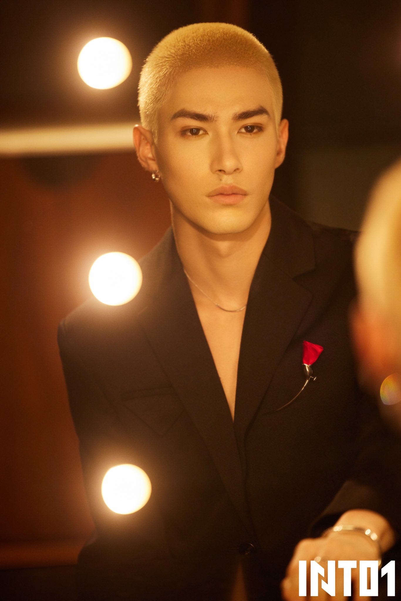 INTO1 on Twitter: "#INTO1 🌐 #WEIBOMUSICAWARD2022 INTO1 emerges from the red carpet of 2022 ...