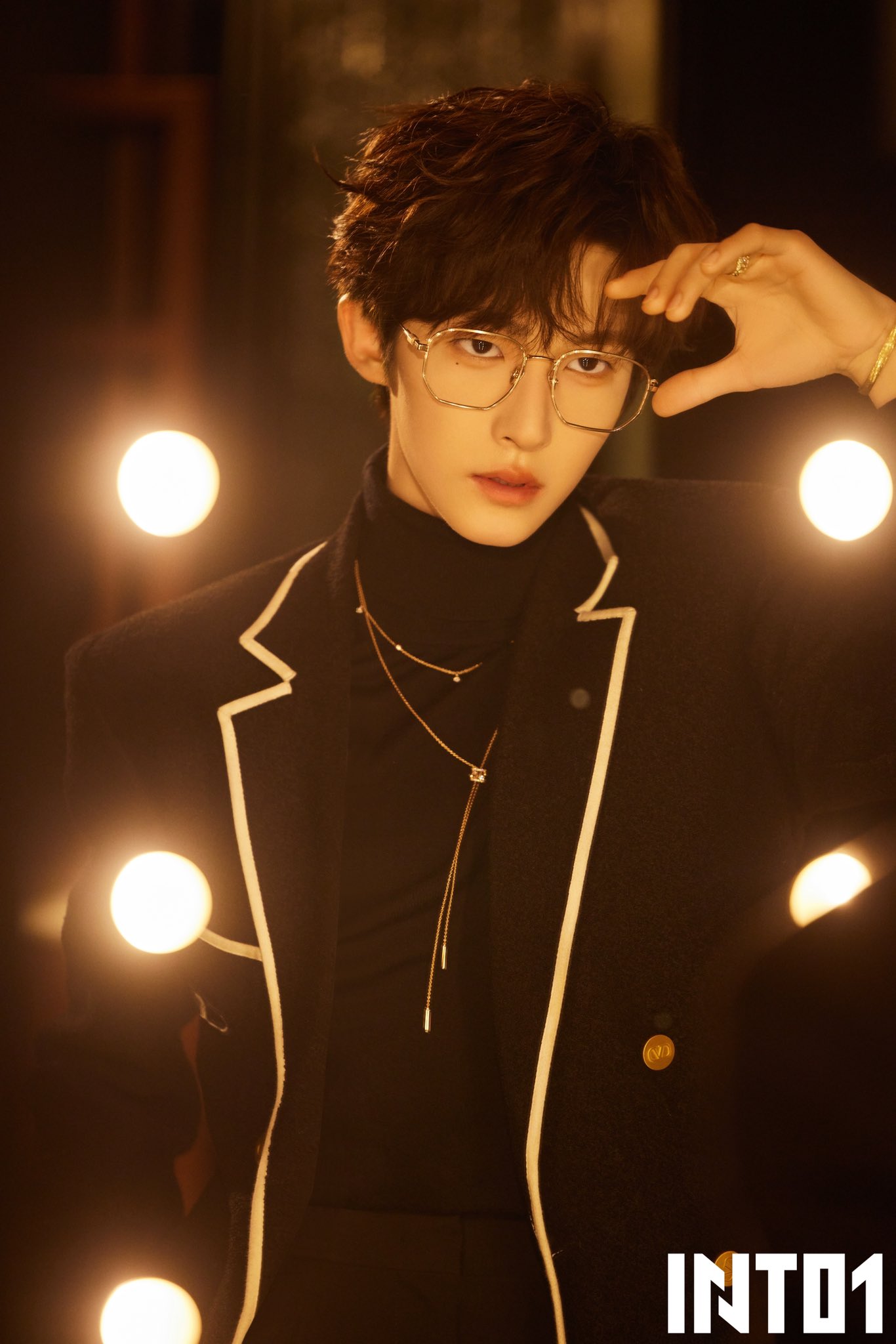 INTO1 on Twitter: "#INTO1 🌐 #WEIBOMUSICAWARD2022 INTO1 emerges from the red carpet of 2022 ...