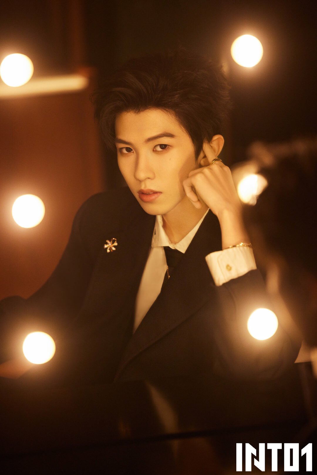 INTO1 on Twitter: "#INTO1 🌐 #WEIBOMUSICAWARD2022 INTO1 emerges from the red carpet of 2022 ...