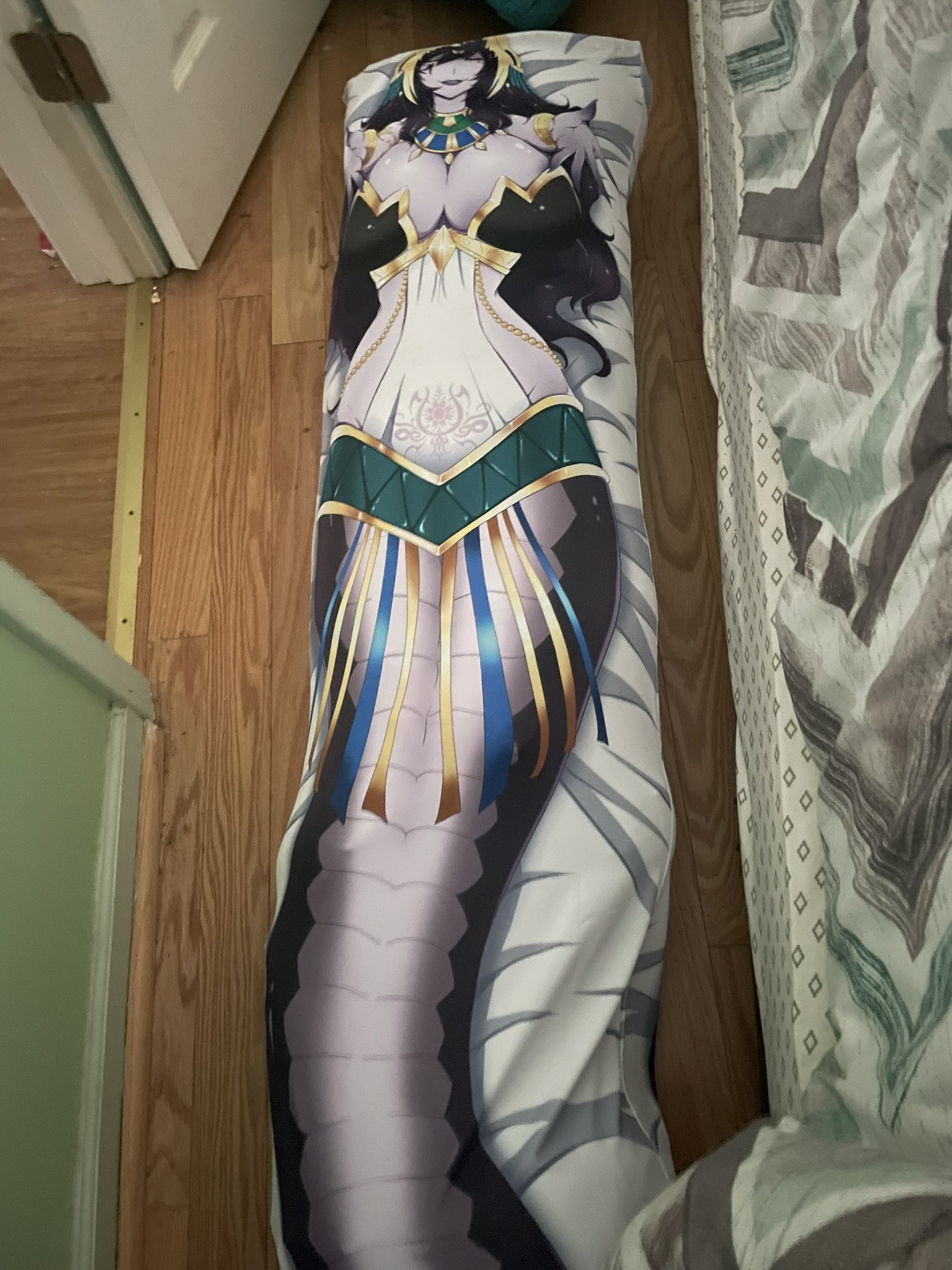 Vexoria The Sun Eater (Sexy Snek VTuber) on Twitter: "@MizendaKitsune @MrandMrsOhtsuki It should ...