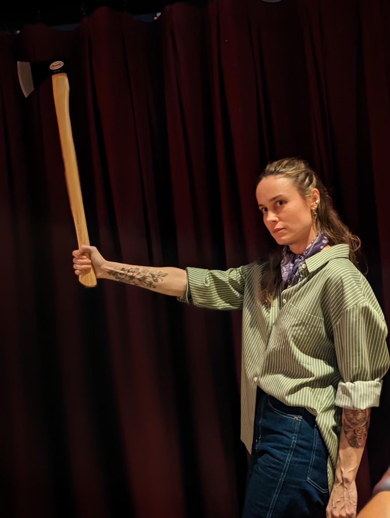 Brie Larson Brasil | Fã-clube on Twitter: "RT @brielarson: Axe throwing: grandparent approved"