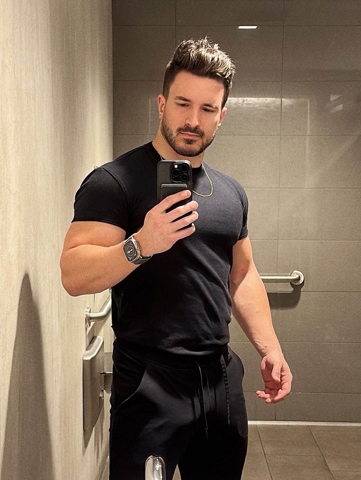 JustinPlus on Twitter: "airport layover https://t.co/V7z3nefFsf" / Twitter