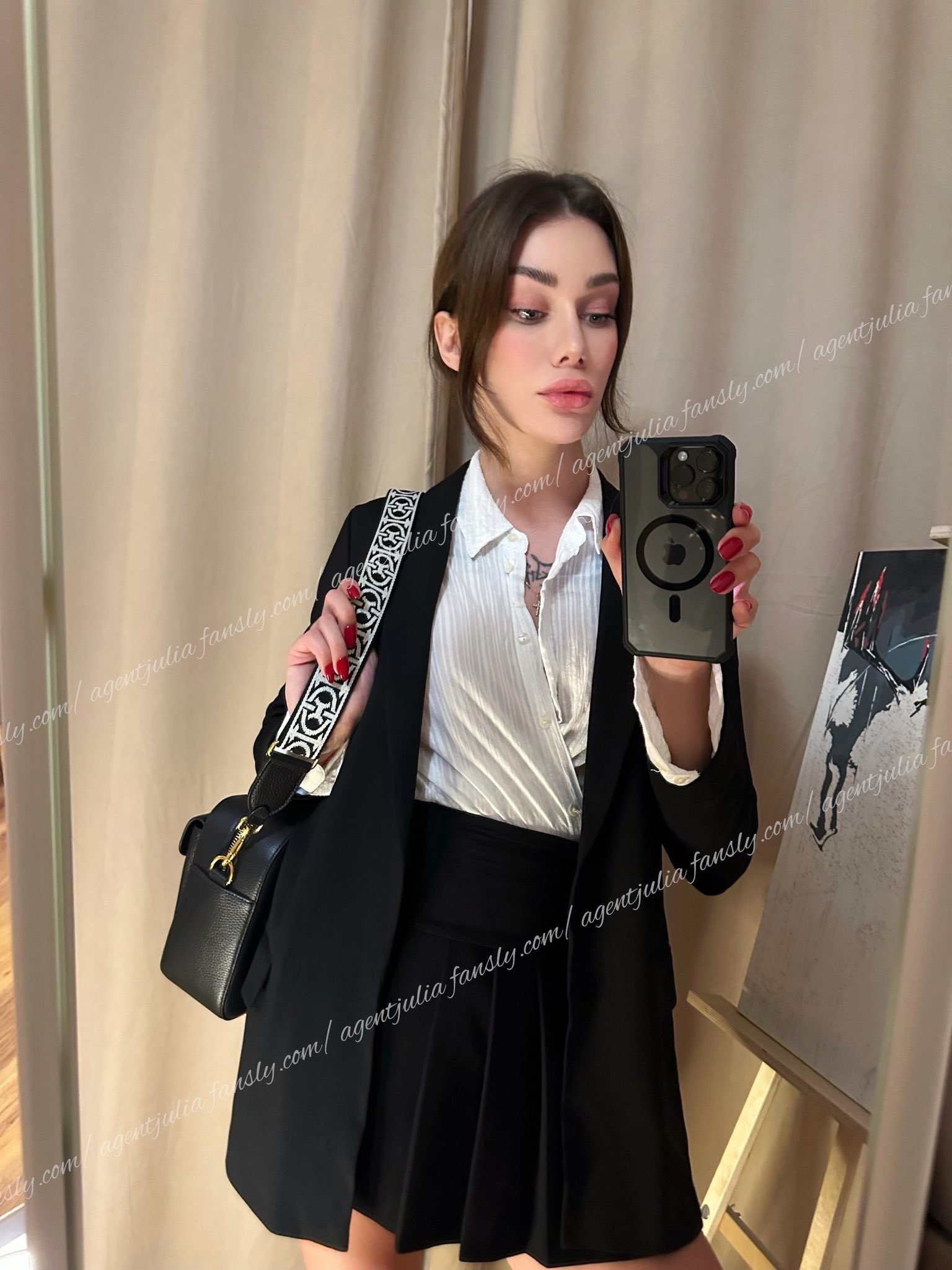TW Pornstars - 1 pic. AgentJulia. Twitter. back to school 📚📐🖌 LINK IN BIO. 6:21 PM - 18 Jan 2023