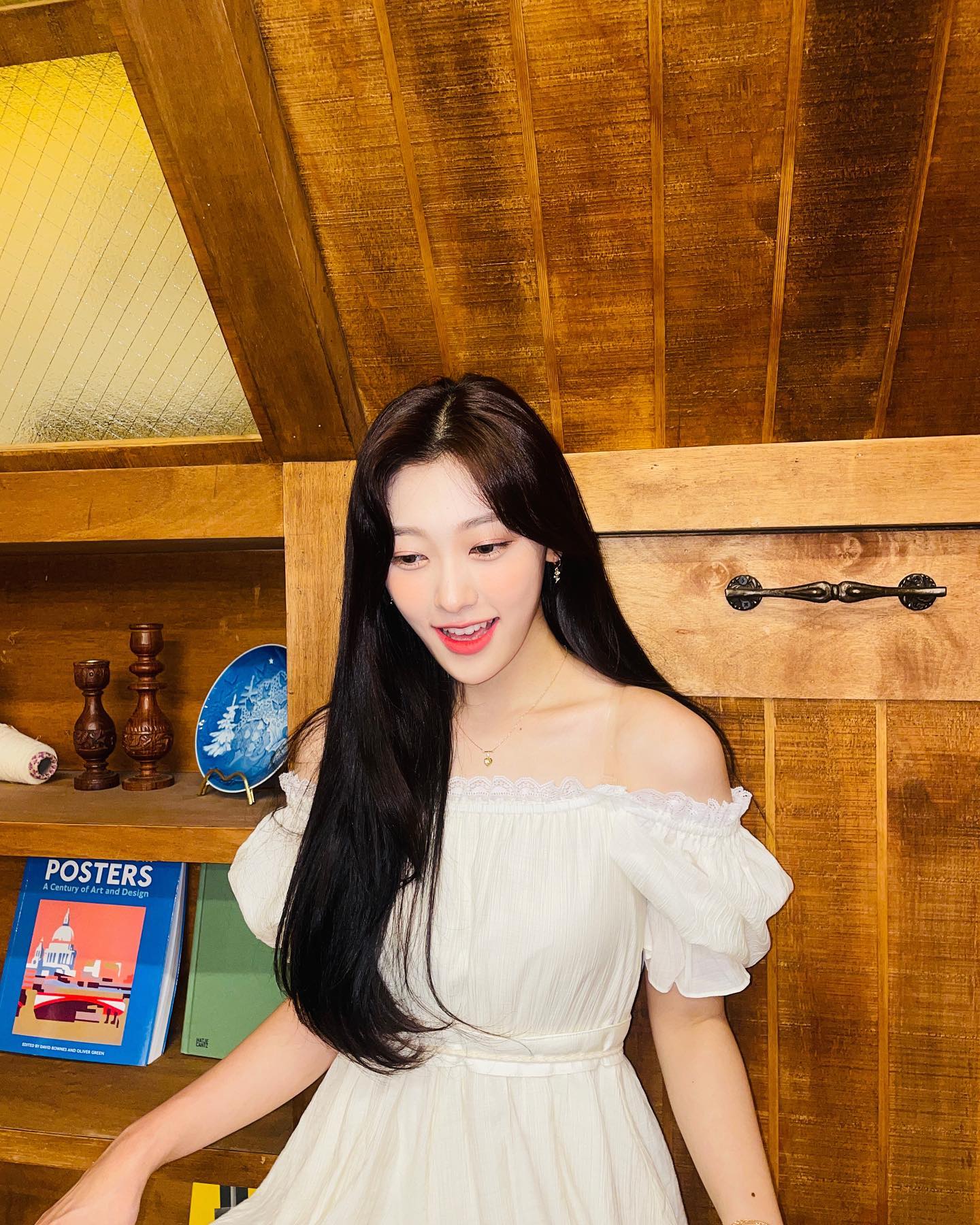 💫 Orrery/nim on Twitter: "Choerry Instagram Post "Have a good day today too Orbits🤍" https://t ...