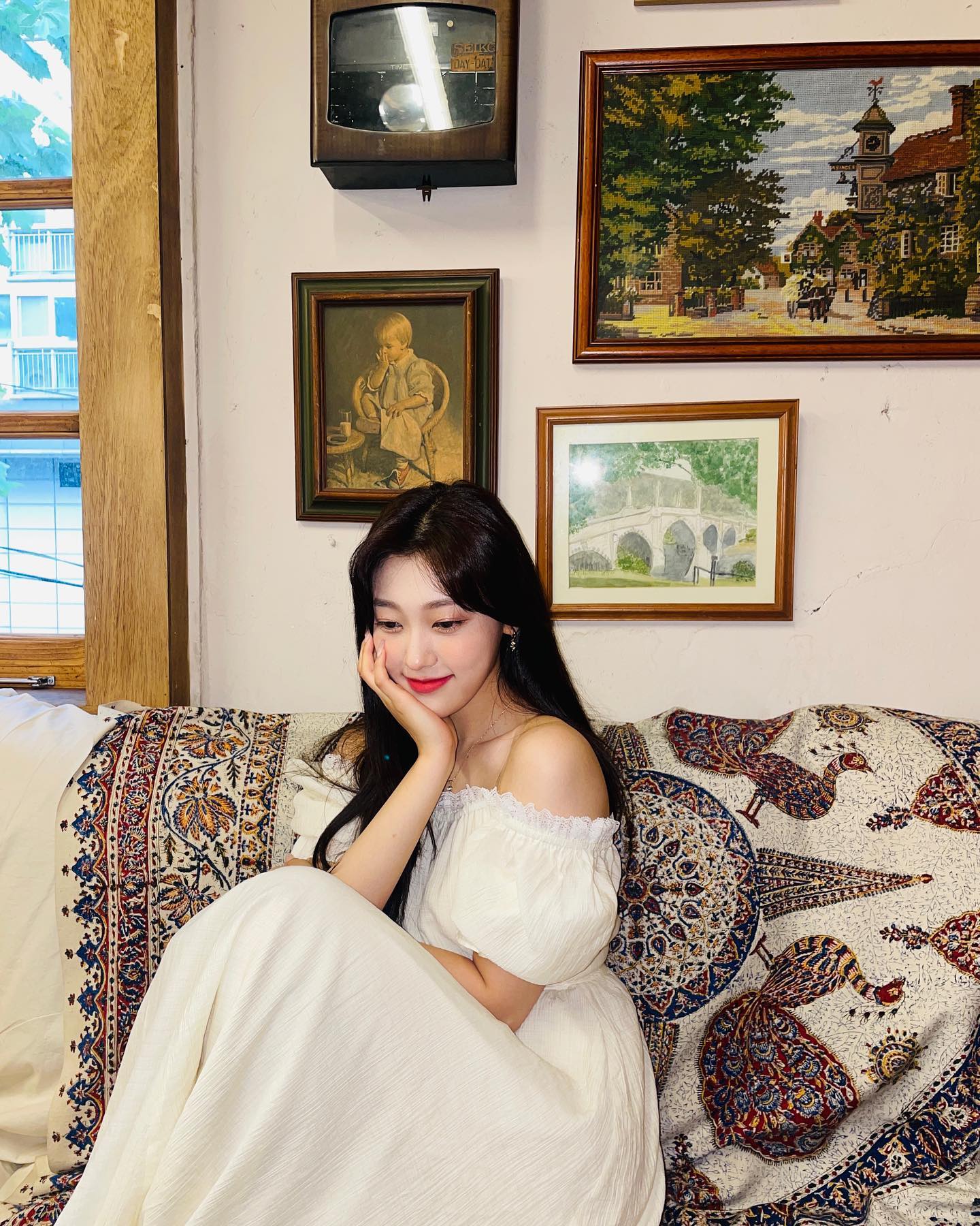 💫 Orrery/nim on Twitter: "Choerry Instagram Post "Have a good day today too Orbits🤍" https://t ...