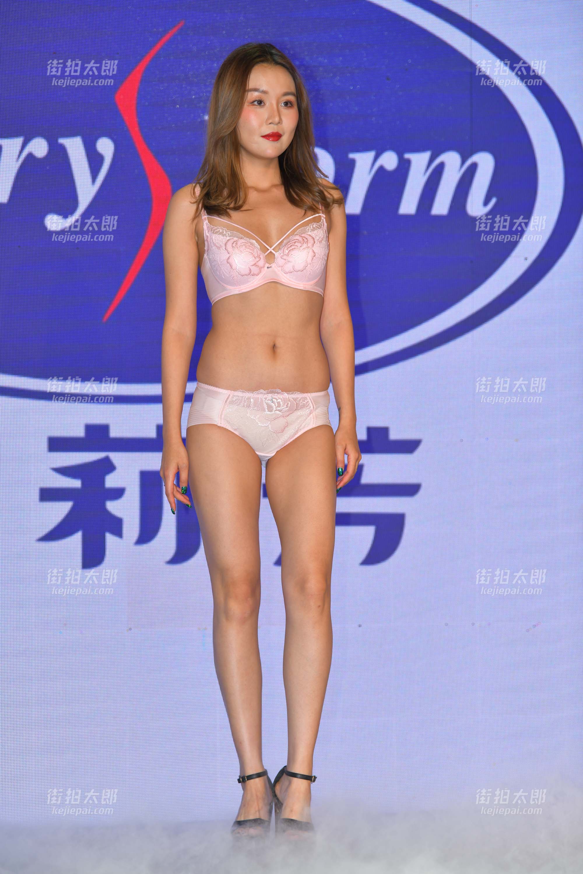 @Suuu75812788/街拍 / Twitter