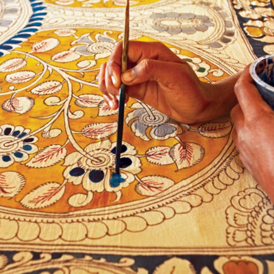 🌺Kalamkari Art🌺 Kalamkari is a type of hand-painted or block-printed ...