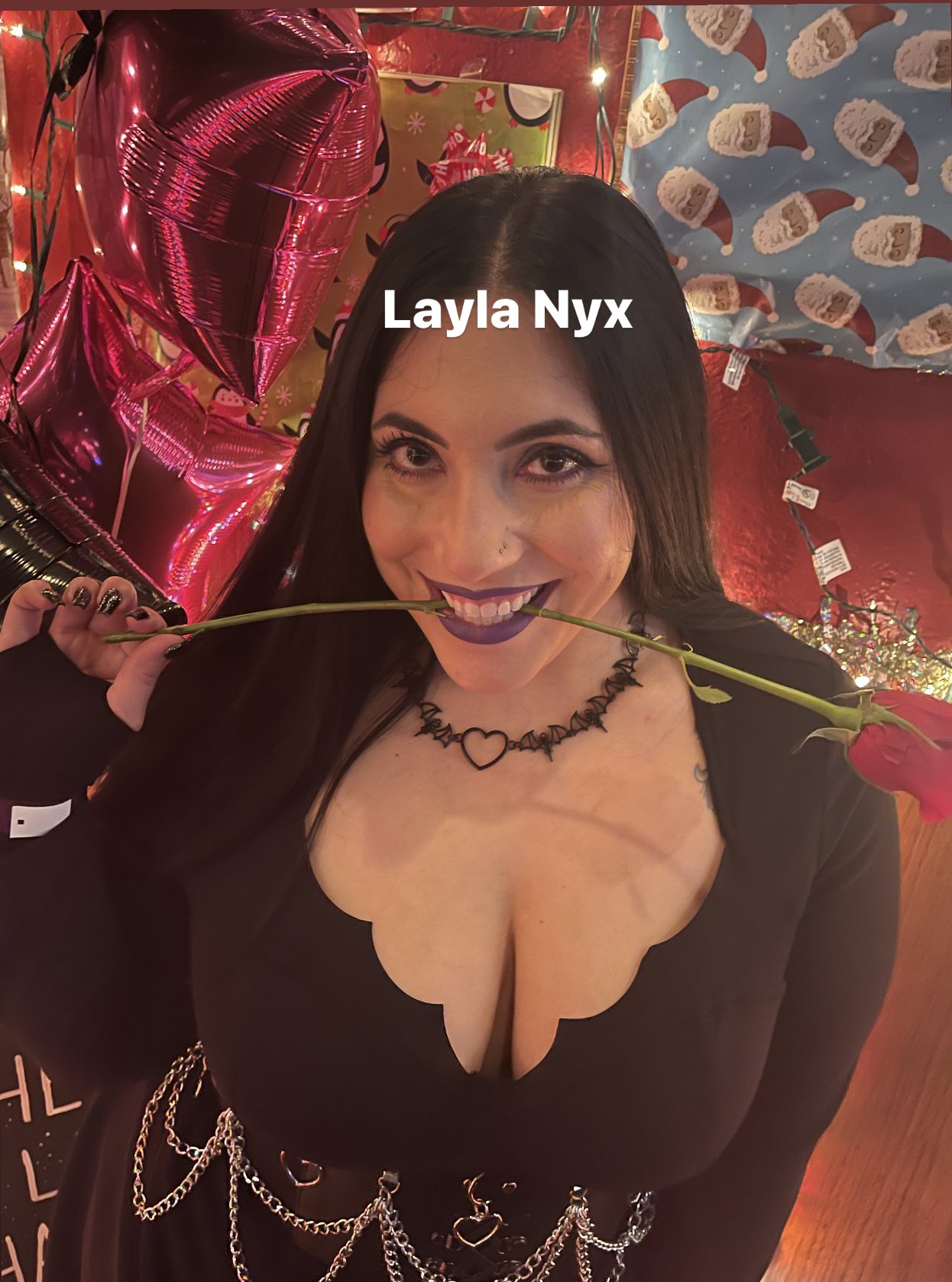 Goddess Layla 👑🍑 on Twitter: "I turned 30 last month and threw a funeral for my 20s 🖤😈 https://t ...