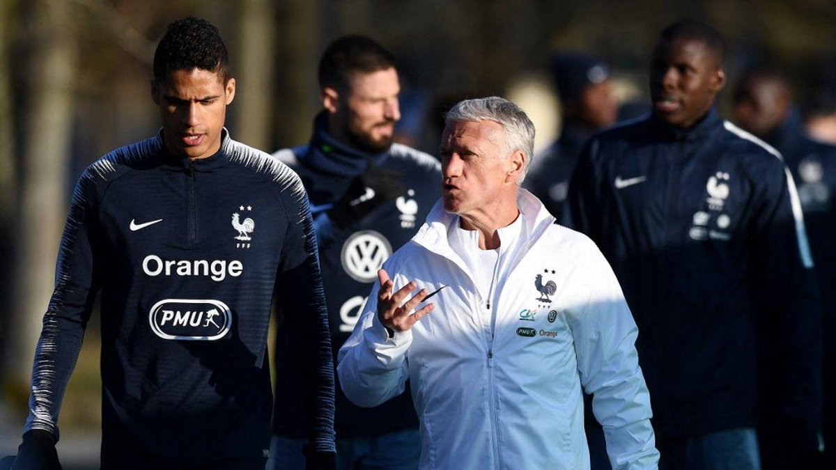 Retraite de Raphaël Varane : ému, Didier Deschamps salue le "leader" et ...