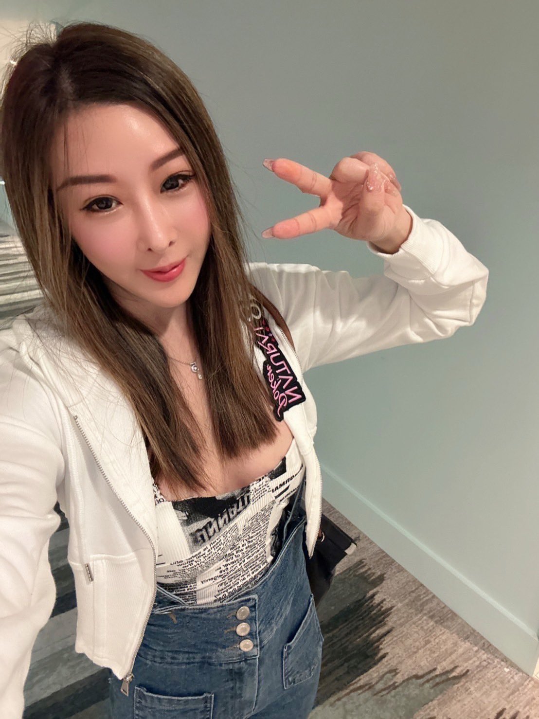 kitty kuo on Twitter: "Day2 25k Need sleep well for sure @natural8 team pro in Bahamas https://t ...