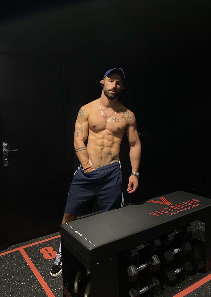 TW Pornstars - Aingeru. Twitter. Scratching my sweaty balls after workout. 🤤🥚💦. 5:32 PM - 31 Jan ...