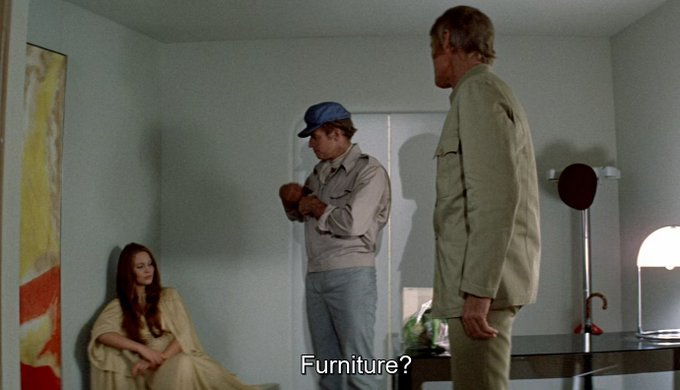 🧵 1/ My god is this movie incredible! Setting aside the twist everyone ...