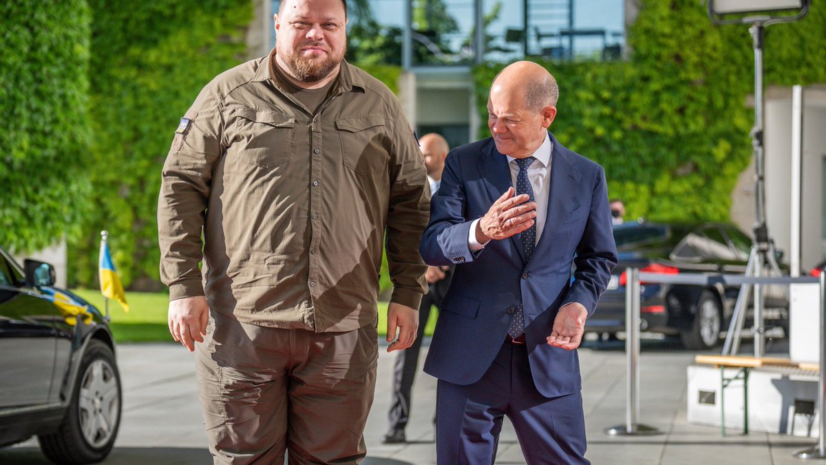 @RalphFastroper It’s Hagrid! - المسلسل من Daniel Foubert @d_foubert - رتبها