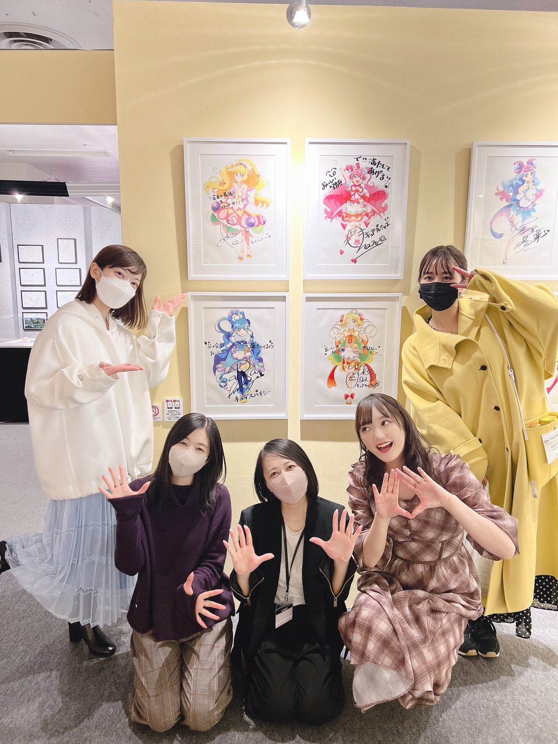 茅野愛衣 on Twitter: "#全プリキュア展 行ってきました！ デパプリの母👩‍🍼プロデューサーの安見さんといつものメンバーで📷 設定画にはジェントルーのふんわりスカートについても書い ...