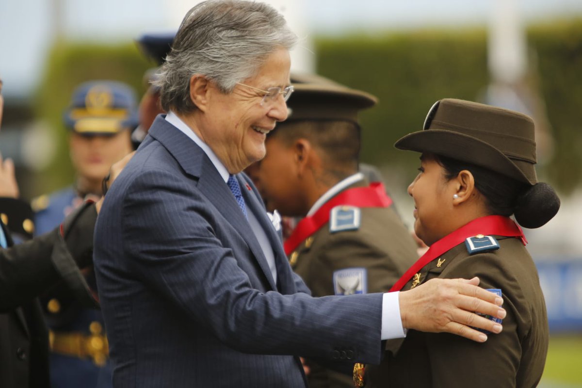 Presidencia Ecuador 🇪🇨 on Twitter: "¡Más policías al servicio de la ciudadanía y la comunidad! 👮 ...